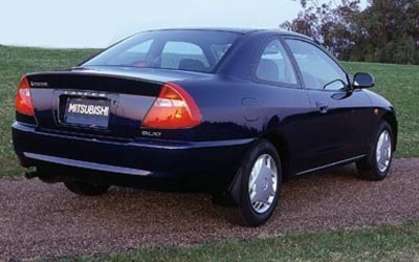 Mitsubishi Lancer GLXi 2001 Price & Specs | CarsGuide