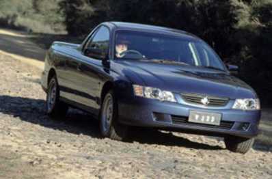 Holden Commodore (base) 2002 Price & Specs | CarsGuide