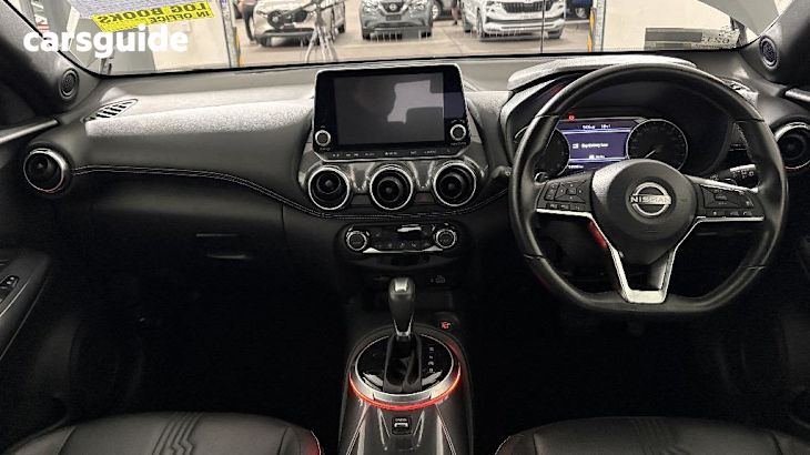 juke 2023 interior